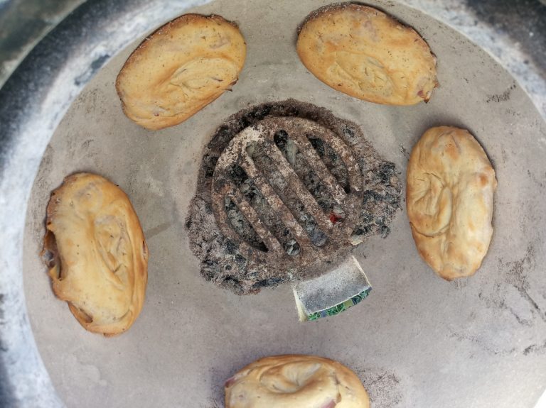 Afghani Fateer Pyazi in Tandoor